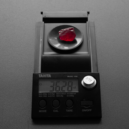 Benchpeg | PRESS RELEASE: Gemfields Showcases 36-Carat Ruby and Expands Offering at June 2025 ...